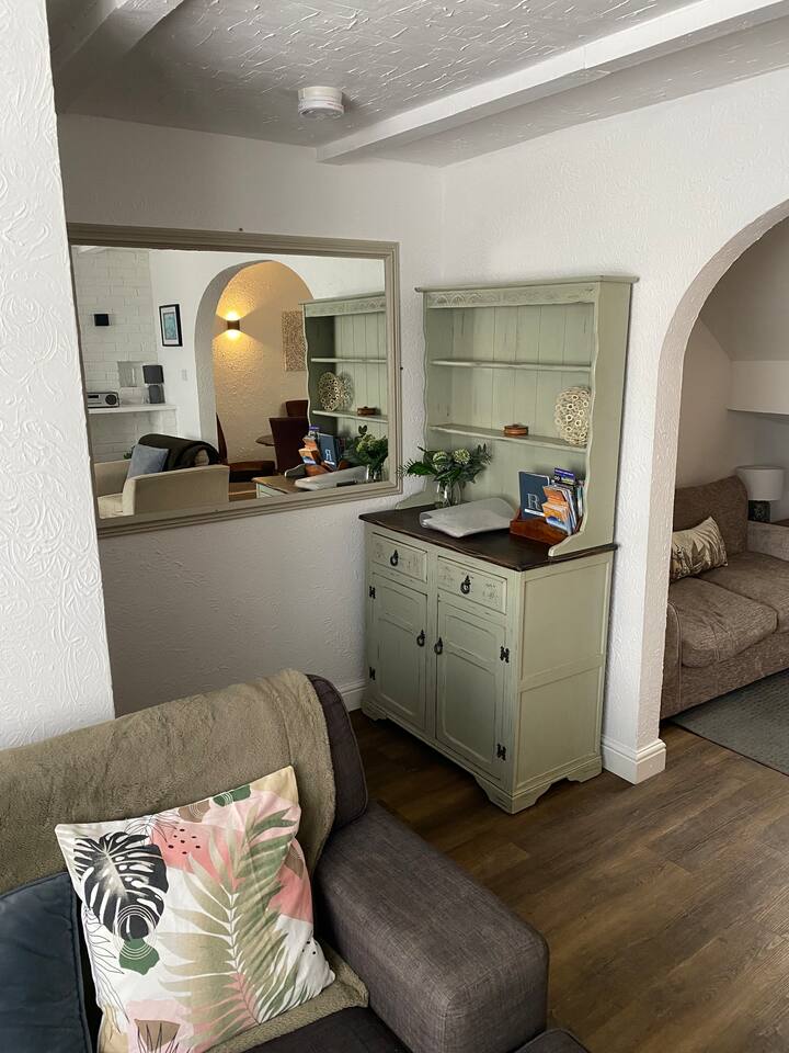 Railway Cottage In The Heart Of Somerset - Burnham-on-Sea