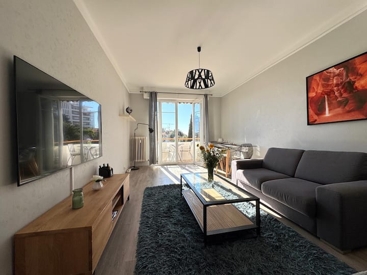 Amazing Well Located Apartment With Two Bedrooms ! - Nice