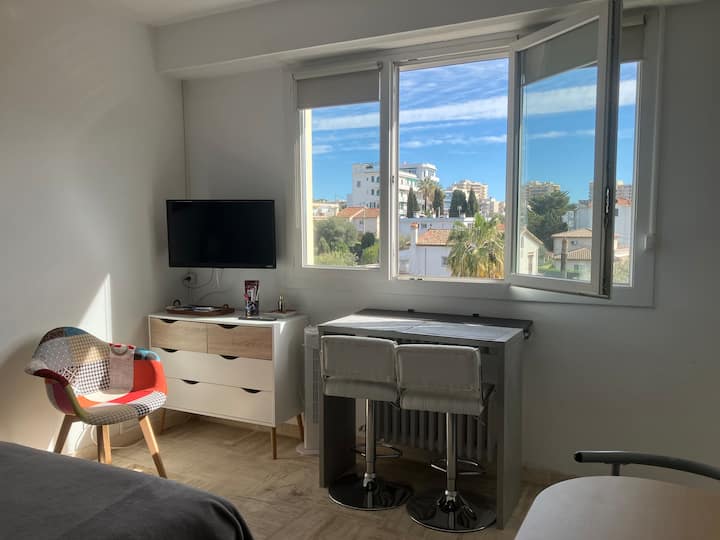 Studio+parking à Louer Saisonnier Proche Mer - Antibes
