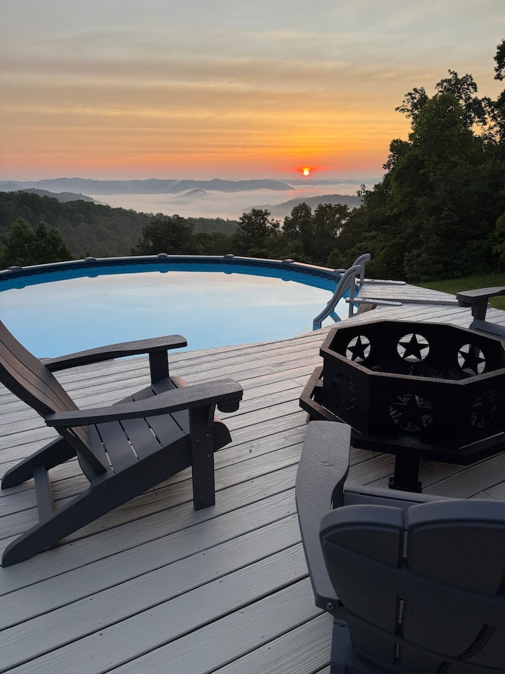 Robbie’s Rest: Amazing Mountaintop Sunrises - Clay City, KY