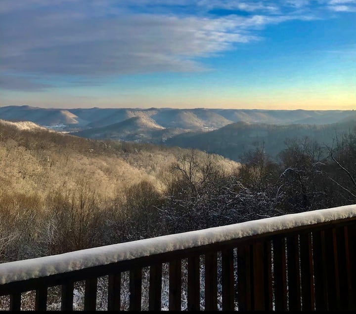 Robbie’s Rest: Amazing Mountaintop Sunrises - Clay City, KY