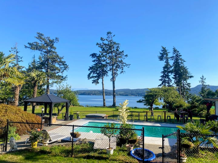 Oceanfront, Inground Pool, Sauna, Hot Tub, 
Sup - Sooke