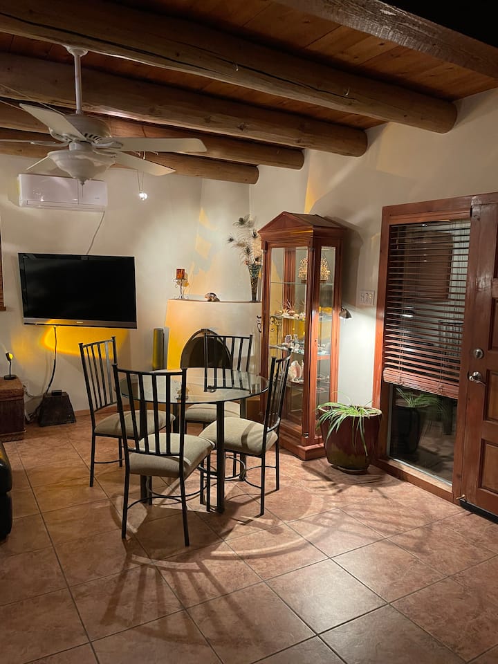 River Trail Near Downtown W/fireplace & King Bed - Santa Fe