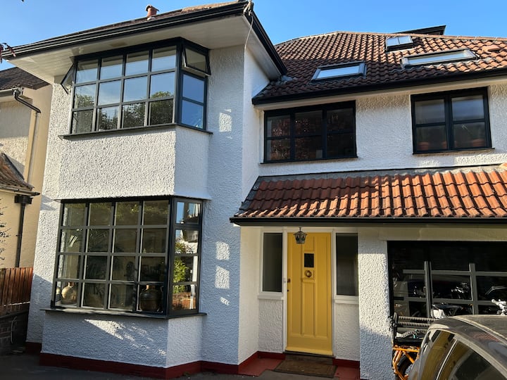 Family Home With Extraordinary Garden - Bristol
