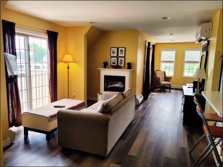 Private Loft Suite In The Centre Of Port Stanley - Port Stanley