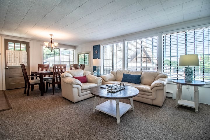 Charming 1br Cabin W/ Queen Wall Bed - Ogunquit, ME