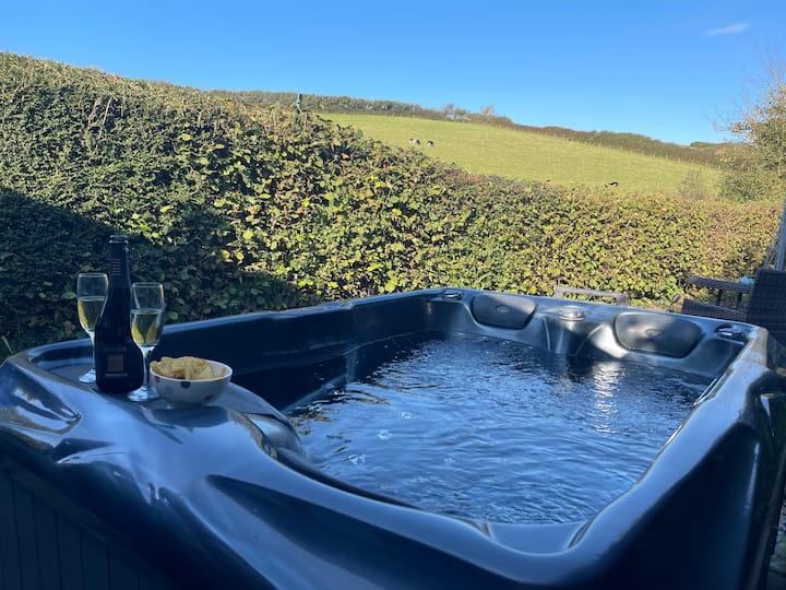 Relaxing Lodge Nr Croyde/hot Tub/walk To Pubs/dogs - Saunton Sands