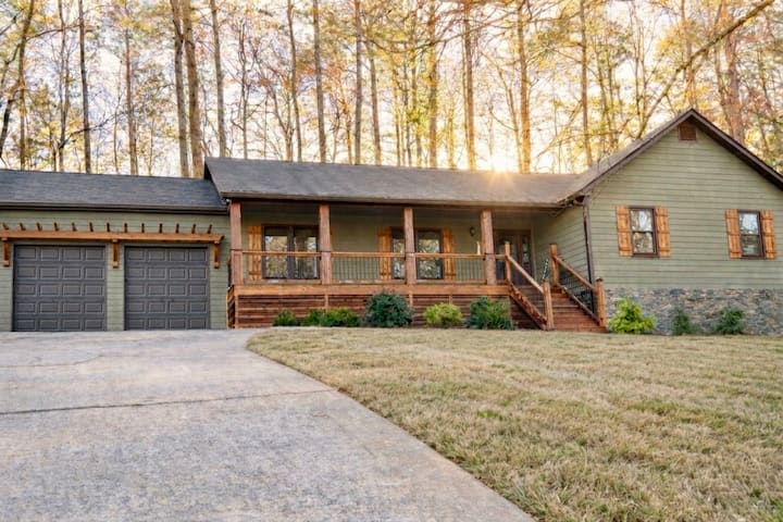 Beautiful Spruced Up Alpharetta Ranch By Halcyon! - Alpharetta