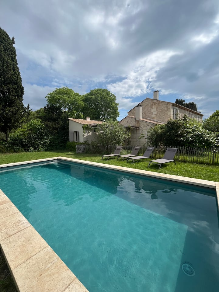 Mazet 58 M2 Piscine, Jardin, Au Pied Des Alpilles - Les Baux-de-Provence