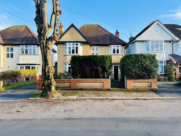 Summer Hols Family 5 Bed House 5 Mins From Beach - Bournemouth