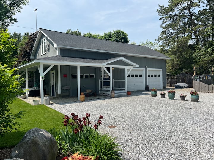 Private, Spacious Retreat...minutes From Lake! - Burlington, VT