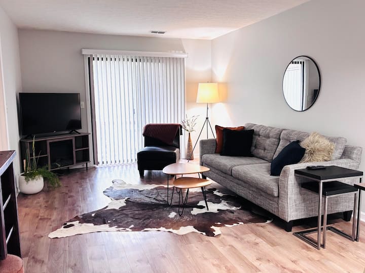 Walk Downtown/2 Bedroom - Hendersonville, NC