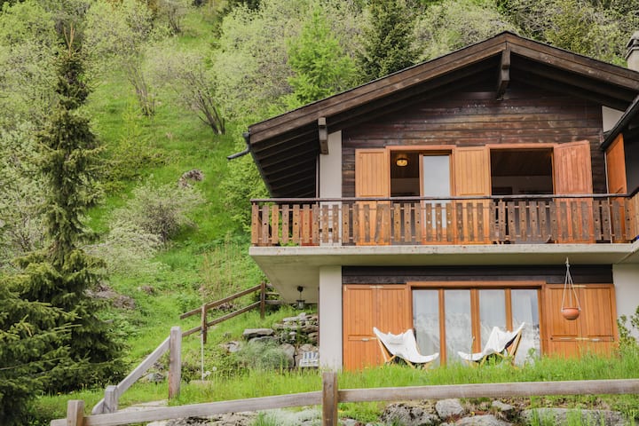 Chalet Entier : Calme, Confortable Et Jolie Vue - Canton du Valais