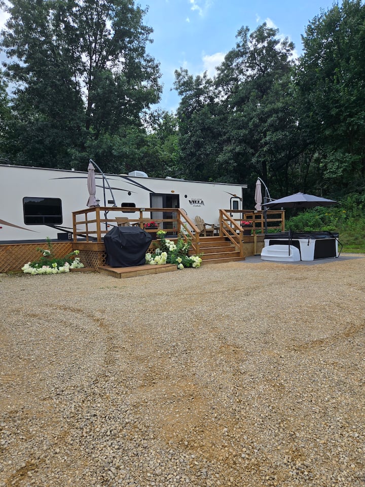 Big R’s Retreat 2 Secluded With Hot Tub - 威斯康辛