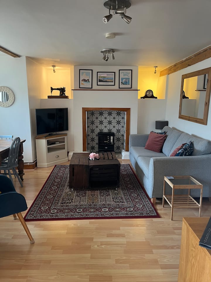 Central 2 Bedroom Flat With Sea Views - Swanage