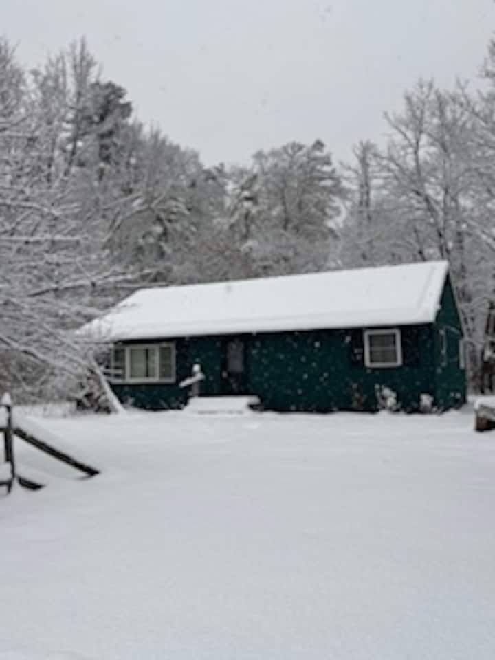 Art Gallery Cottage - Woodstock, NY