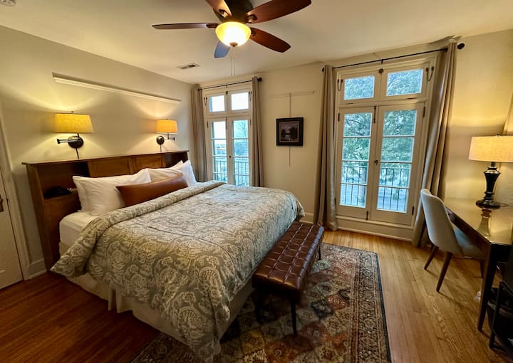 Private Helen Room With View Of The River - Harrisburg, PA