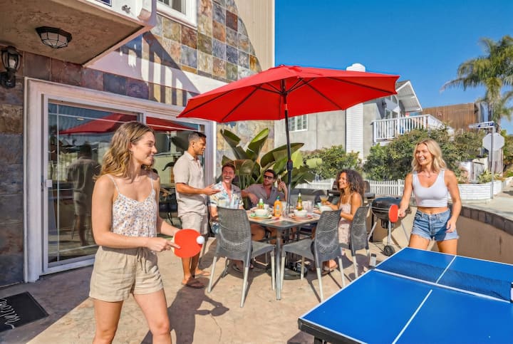 Wake Up In Your 3-bedroom Beach Home! C11 - Newport Beach, CA