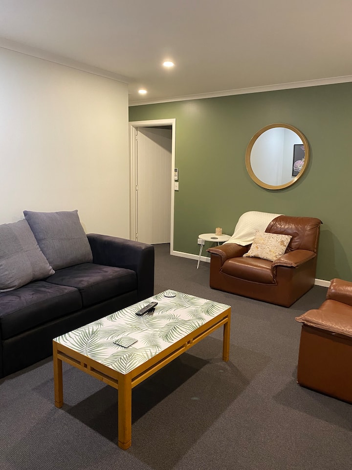 Private Quiet Apartment - Brighton