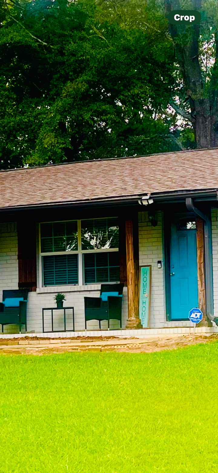 Beautiful Entire 3 Bedroom Home Nice Quiet Area. - Villa Rica, GA