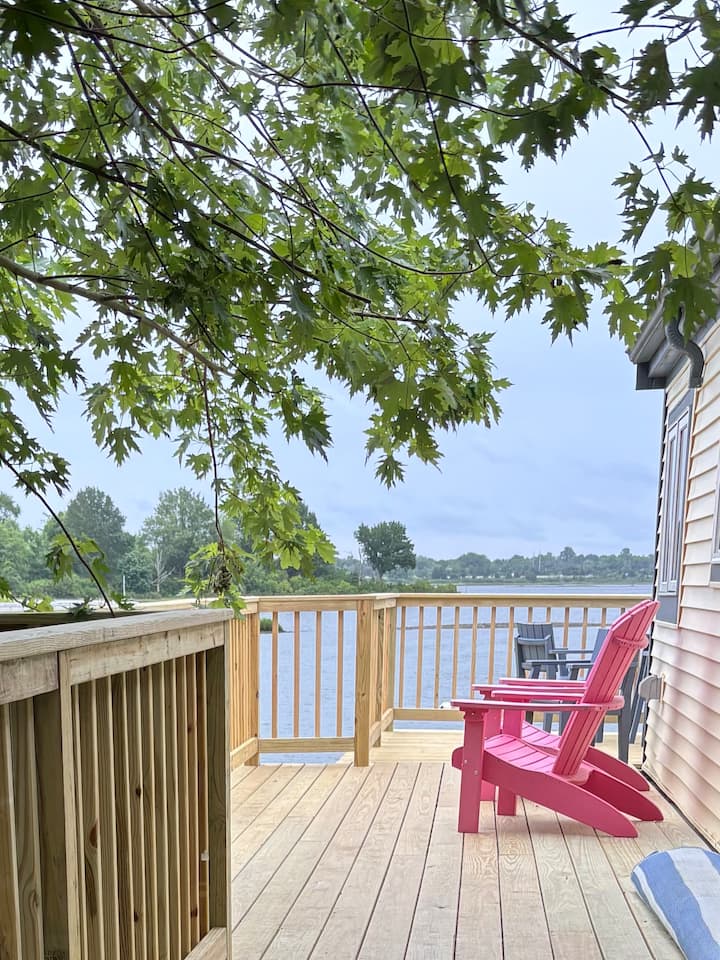 Boathouse Cottage-waterfront Yearound Studio Suite - Tiverton