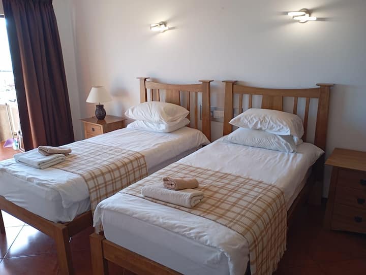 Albufeira Centre, One Bedroom Apartment, No Pool - Albufeira