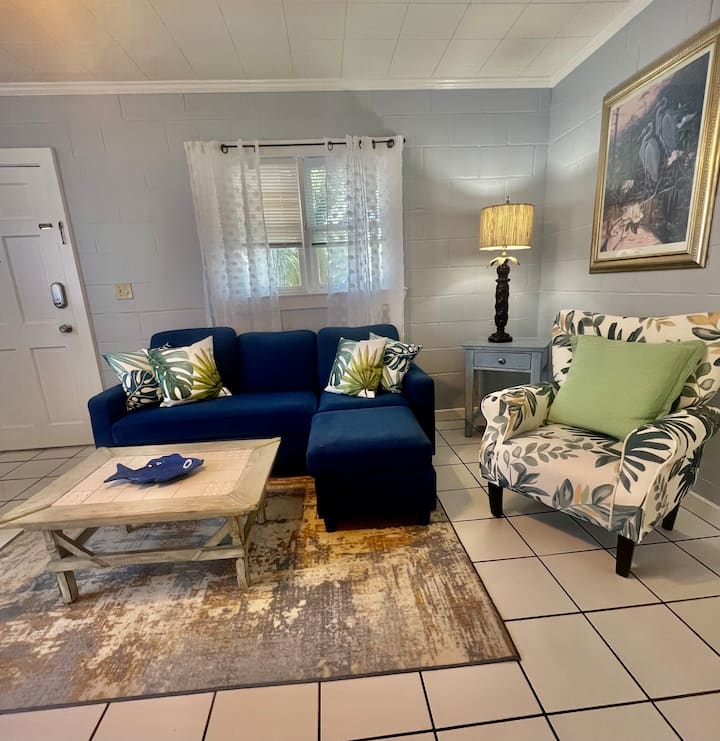 Blue Bird Cottage-pet Friendly! - Folly Beach, SC