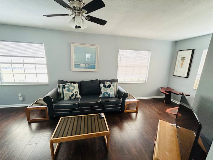 Tuska Villa Retreat - Clearwater Beach, FL