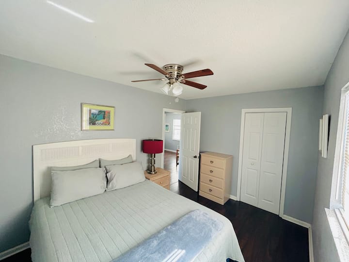 Tuska Villa Retreat - Clearwater, FL