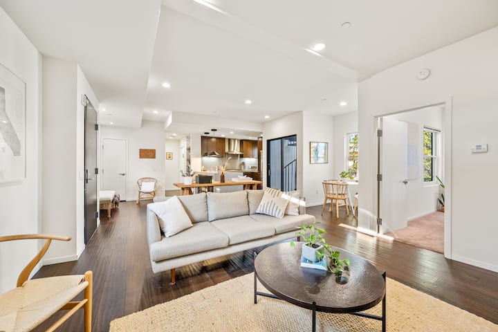 Downtown Loft With Panoramic Rooftop - San Luis Obispo, CA