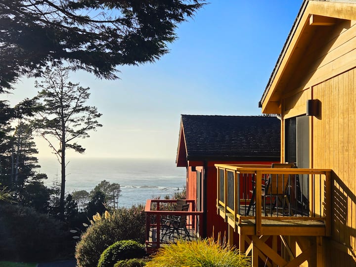 Dillon Cottage :: Open + Airy :: Ocean Views - Mendocino, CA