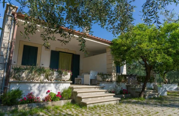"Casa Grugno" Vista Giardino A 200 Mt. Dal Mare - Mattinata