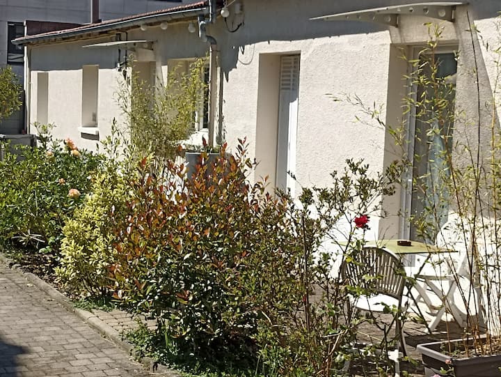 2 T2 Pour Familles/amis, Parking Vélo, Paris à 20' - Garches