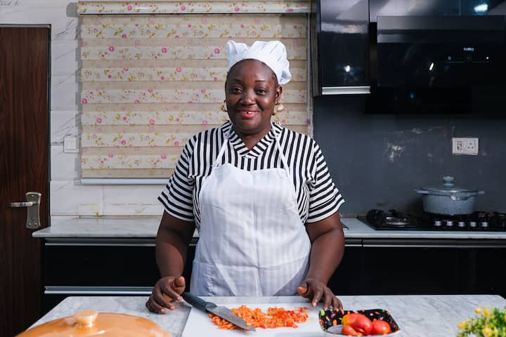 5 Bed: Private Chef, Free Breakfast, 24hr Power - Nigeria