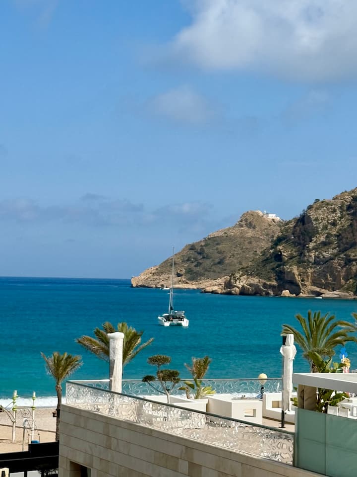 Beachfront Albir. Spacious 1 Bed, 3 Guest, Seaview - L'Albir