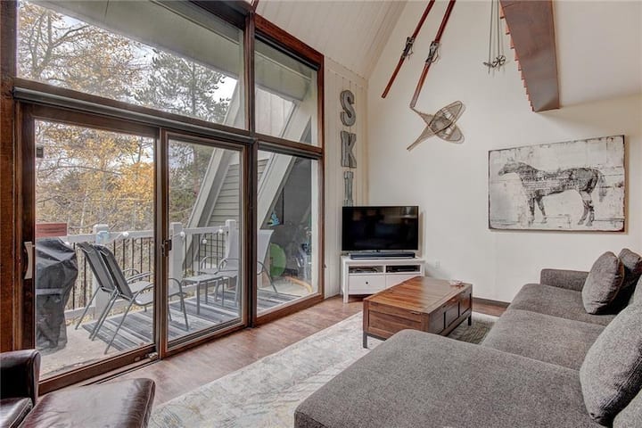 Downtown Breck Condo | Walk To Lifts + Main St - Breckenridge, CO