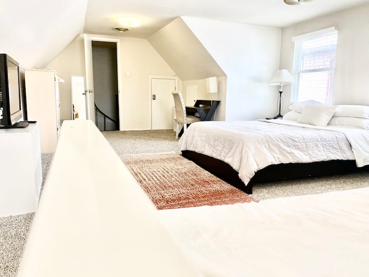 Guest Loft. Private And Independent. C - Irving, TX