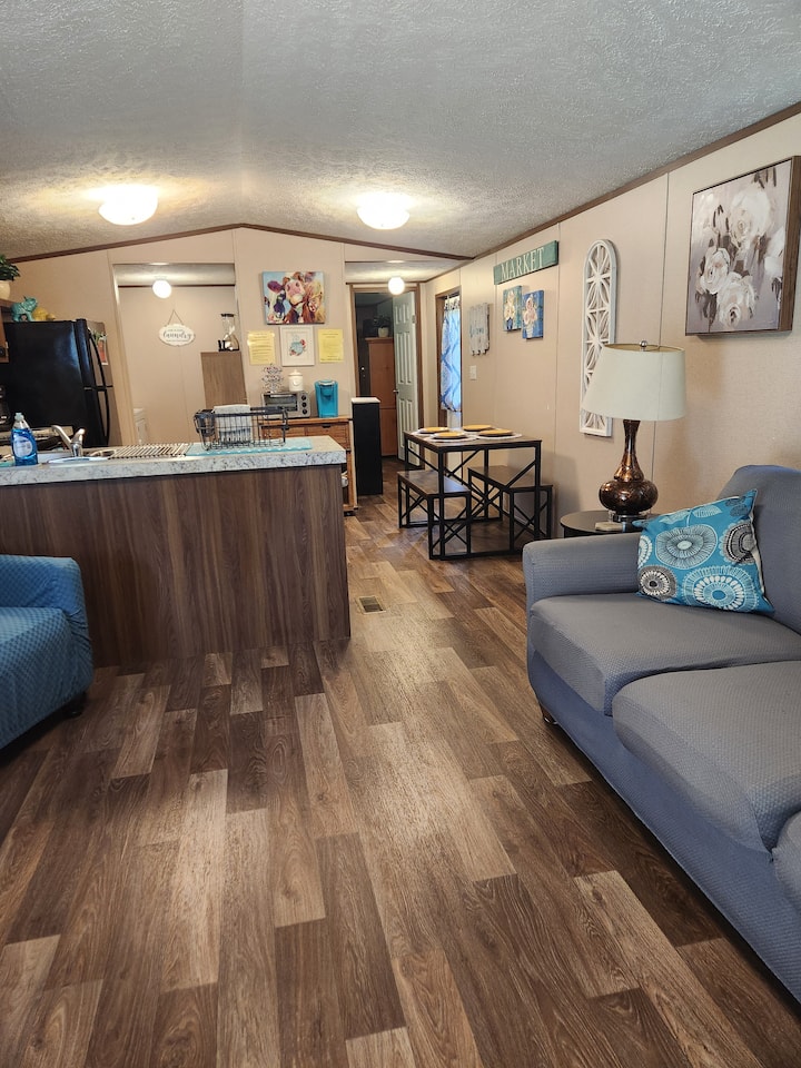 "Creekside Getaway-1.5 Miles To Downtown Brevard". - Brevard, NC