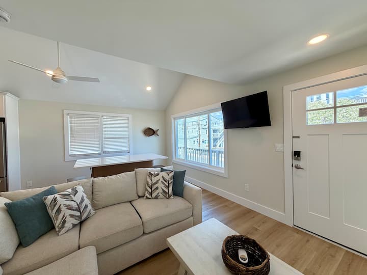 Beach Block Apt. With Parking - Toms River, NJ