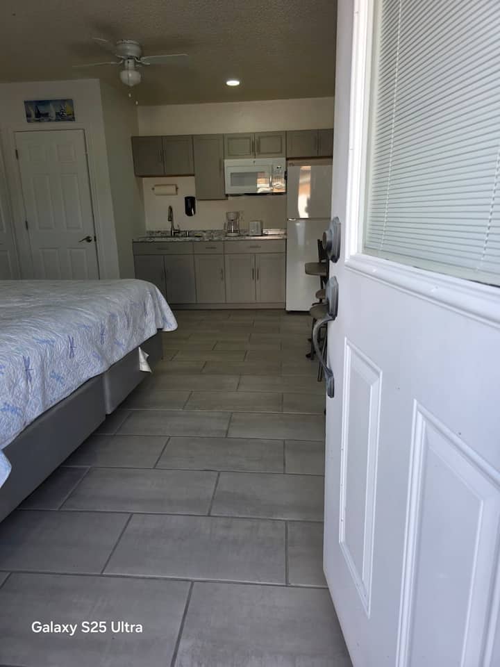 Breezes Suite. - Spring Hill, FL