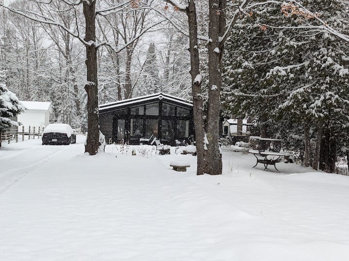 Brookside On Balsam. 
Rest.relax.restore. - Rosedale, ON, Canada