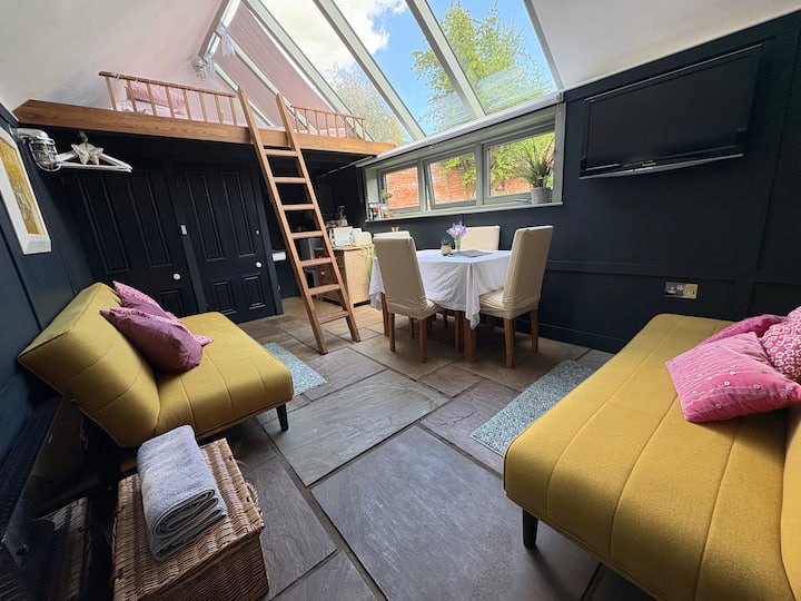 Small Cosy Garden Studio Outhouse In Bridge. - Canterbury