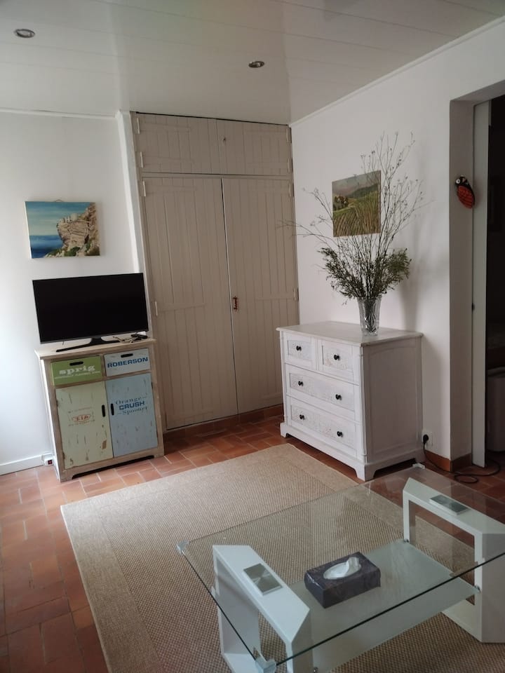Studio Meublé Tout Confort - Saint-Cyr-sur-Mer
