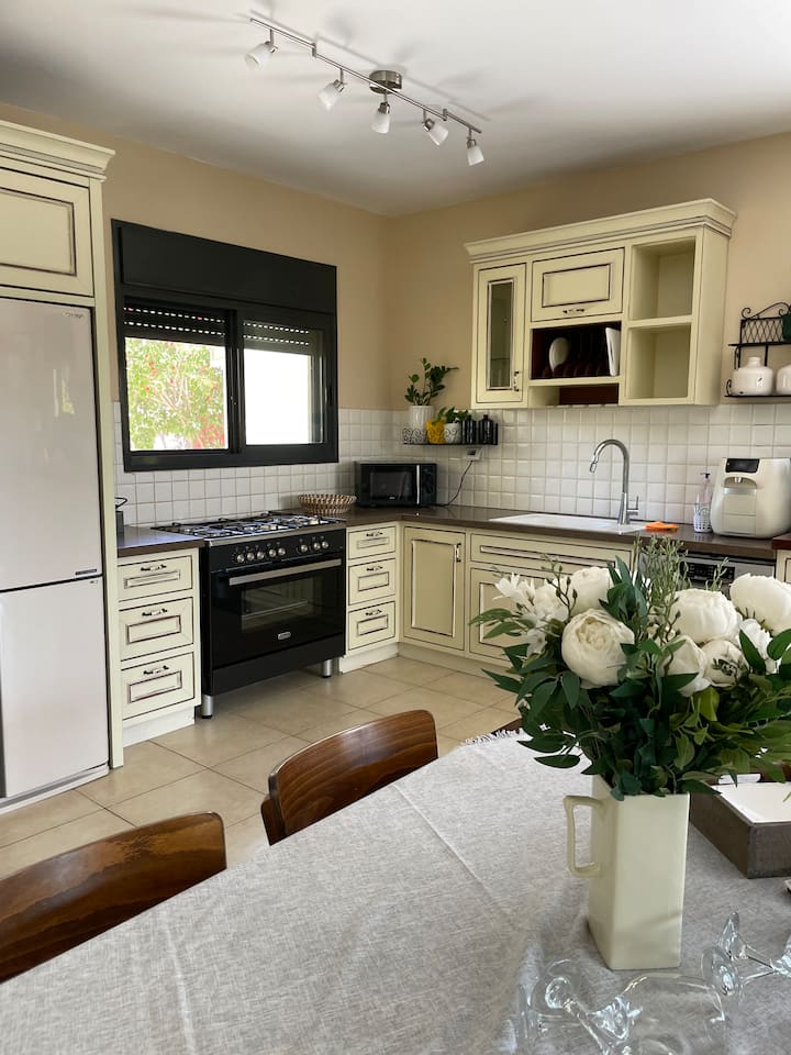 (הוילה של אתי )Etty’s Villa - Suriye