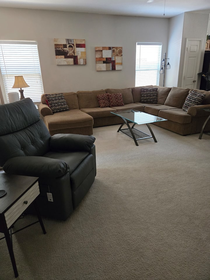 Comfortable  3 Bd Home. Pool, Parks *Sanitized* - Maricopa, AZ