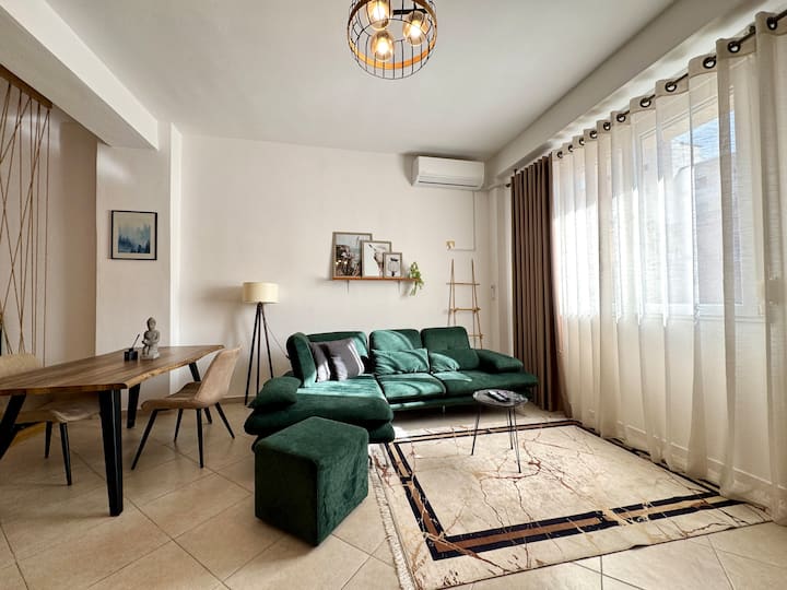 𝗖𝗼𝗺𝗳𝘆 𝗥𝘂𝘀𝘁𝗶𝗰 𝗦𝘁𝘂𝗱𝗶𝗼 𝗡𝗲𝗮𝗿 𝗔𝗺𝗽𝗵𝗶𝘁𝗵𝗲𝗮𝘁𝗿𝗲 - 𝟯 𝗠𝗶𝗻 𝗪𝗮𝗹𝗸 - Albania