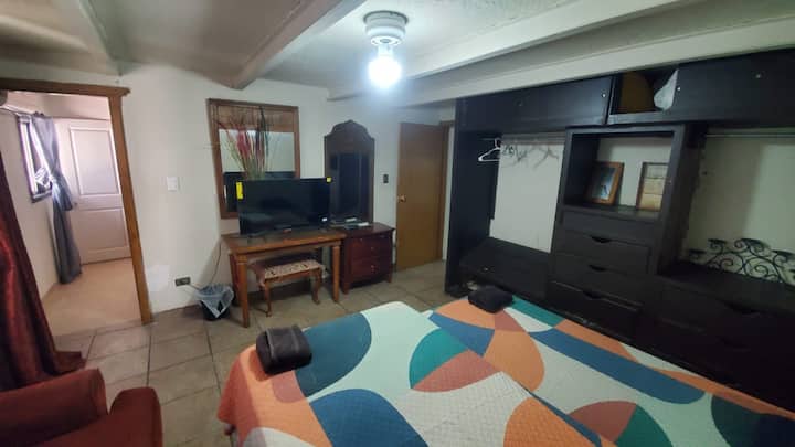 Safe,quiet, Pretty Céntric Hous 7 Beds. Best Price - Mexicali