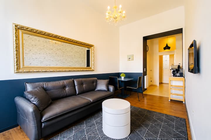 Apartment Near Augarten · Prater · U2 Metro - Wien