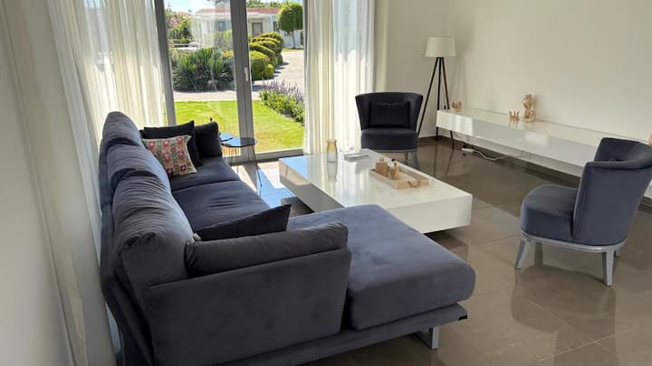 Hidden Gem In Lapta With Pool, Sea & Mountain View - Girne