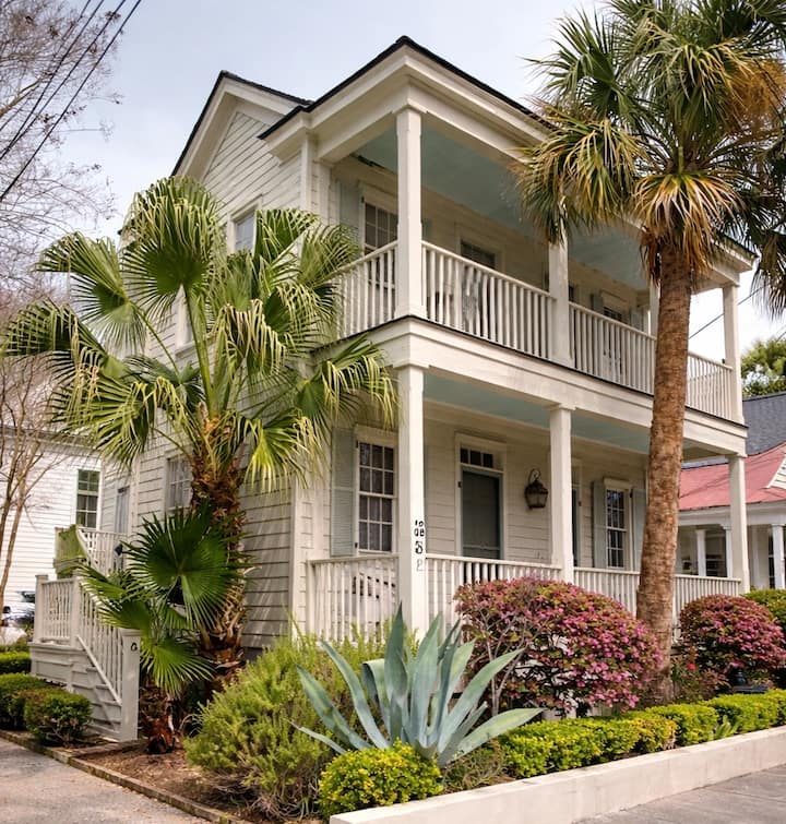 Beautiful Downtown Designer 2br W/ Balconies - Charleston, SC